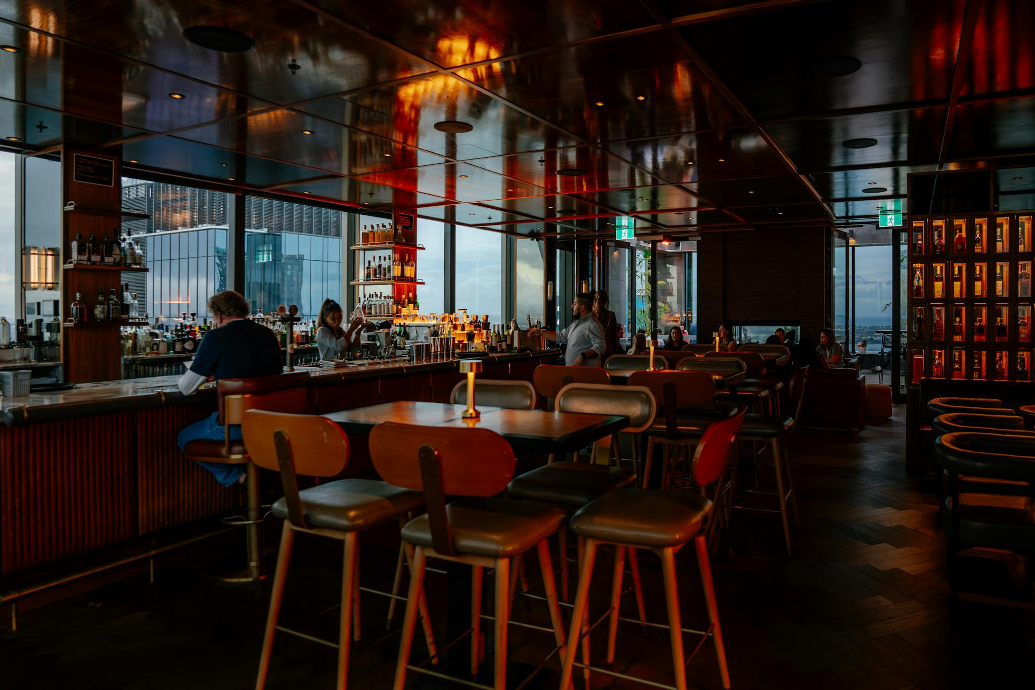 Avenue Restaurant : Modern Dining with Flavor and Style